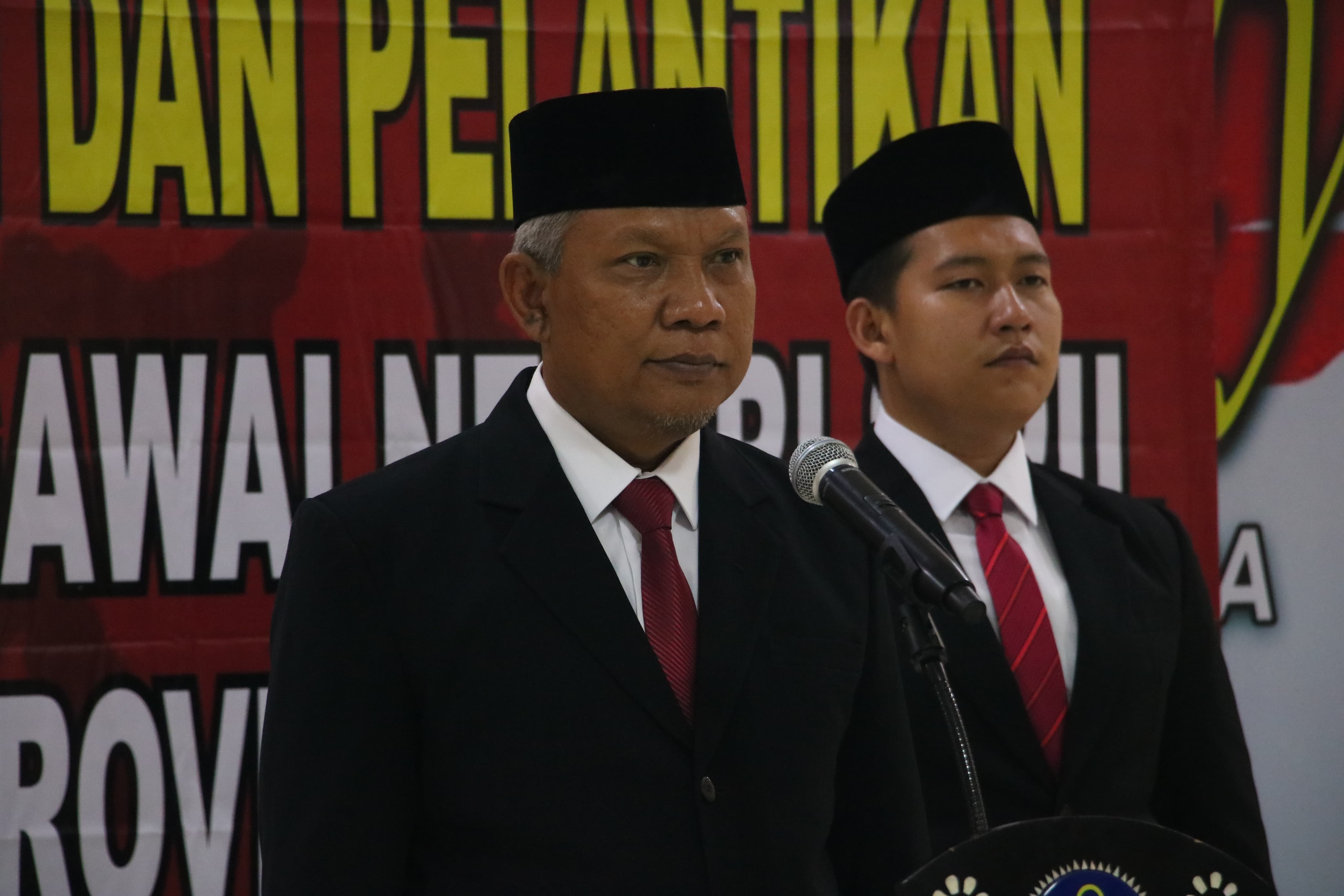 Kakanwil Kemenkumham Banten Lantik dan Ambil Sumpah Tiga PPNS - banten.kemenkum.go.id